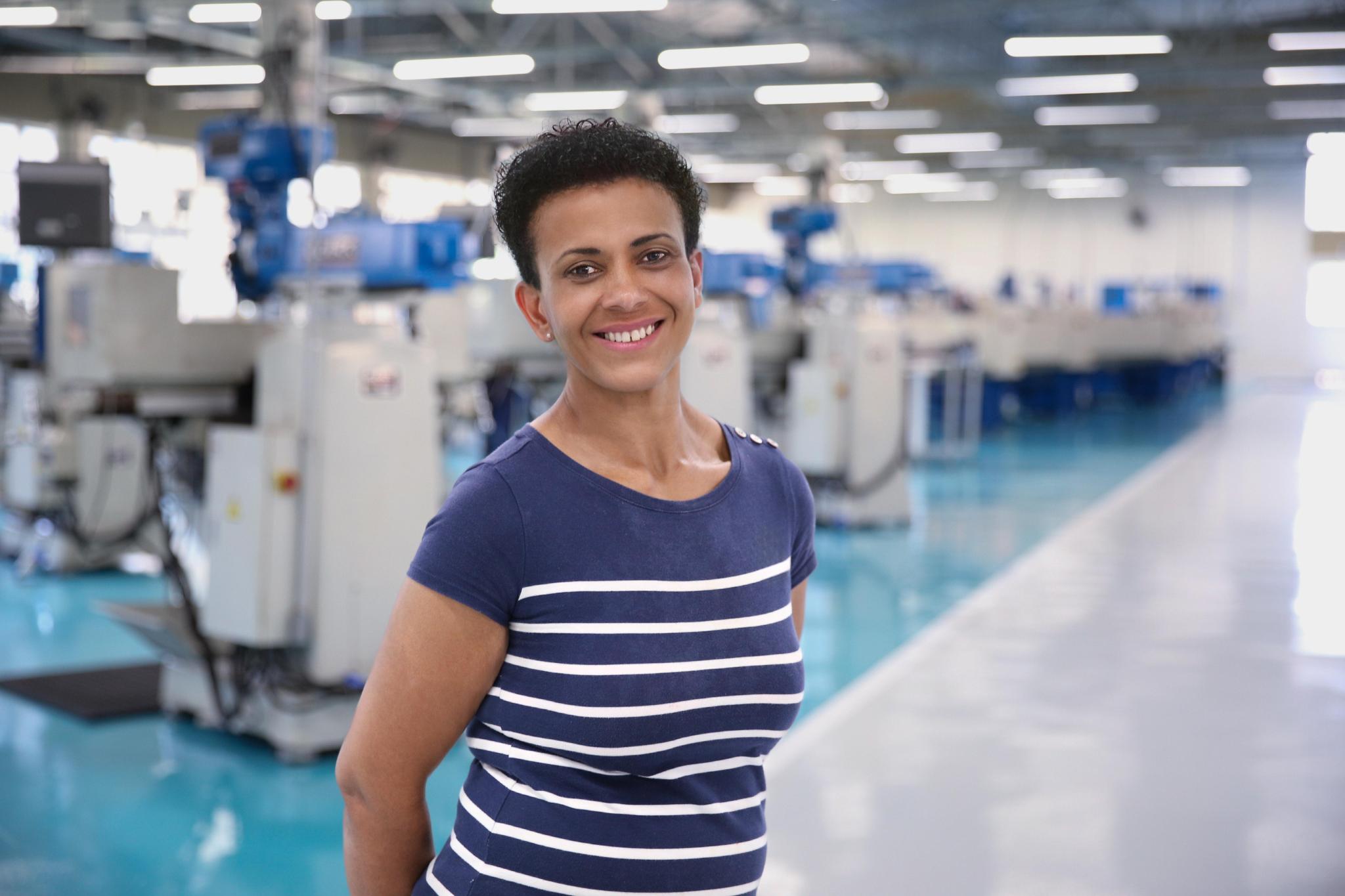 Mulher, mãe e trabalhadora da indústria - Senai Paraná - Serviço ...